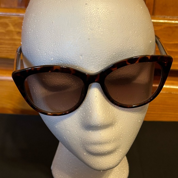 Accessories | Tortoise Shell With Gold Metal Accent Sunglasses | Poshmark